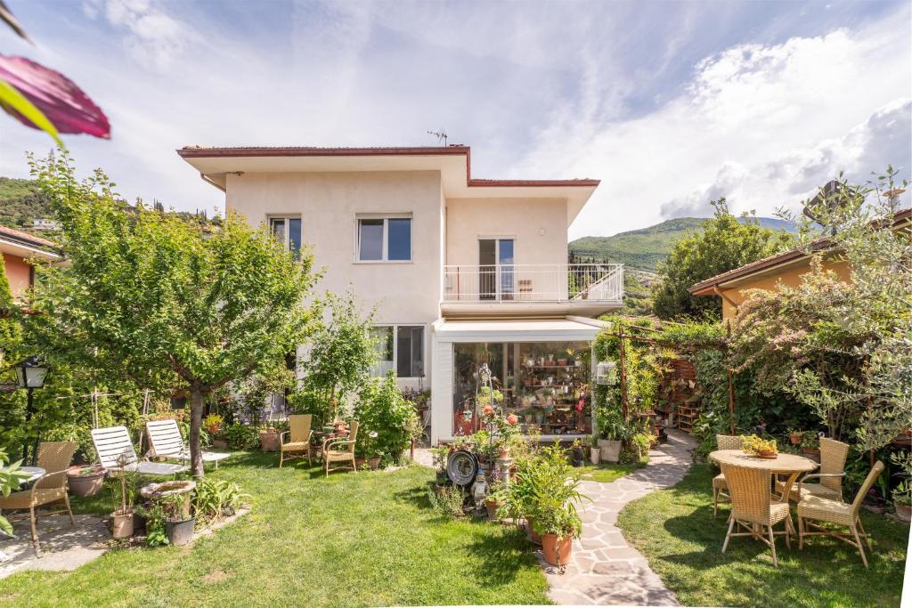 Nina's Home, Nago-Torbole (updated prices 2025)