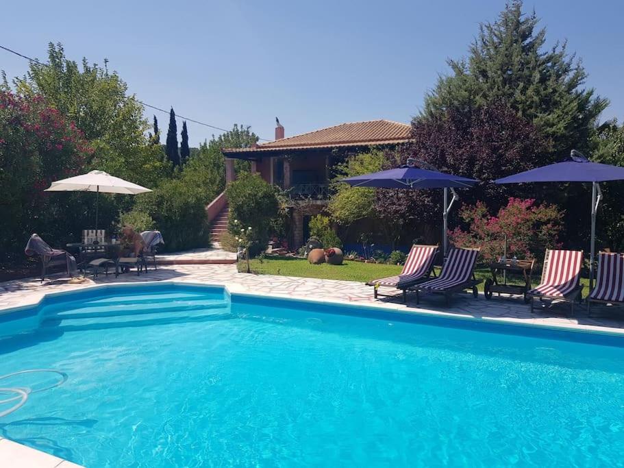 VILLA VICKY - Traditional villa in Evia, Orolóyion (updated prices 2025)