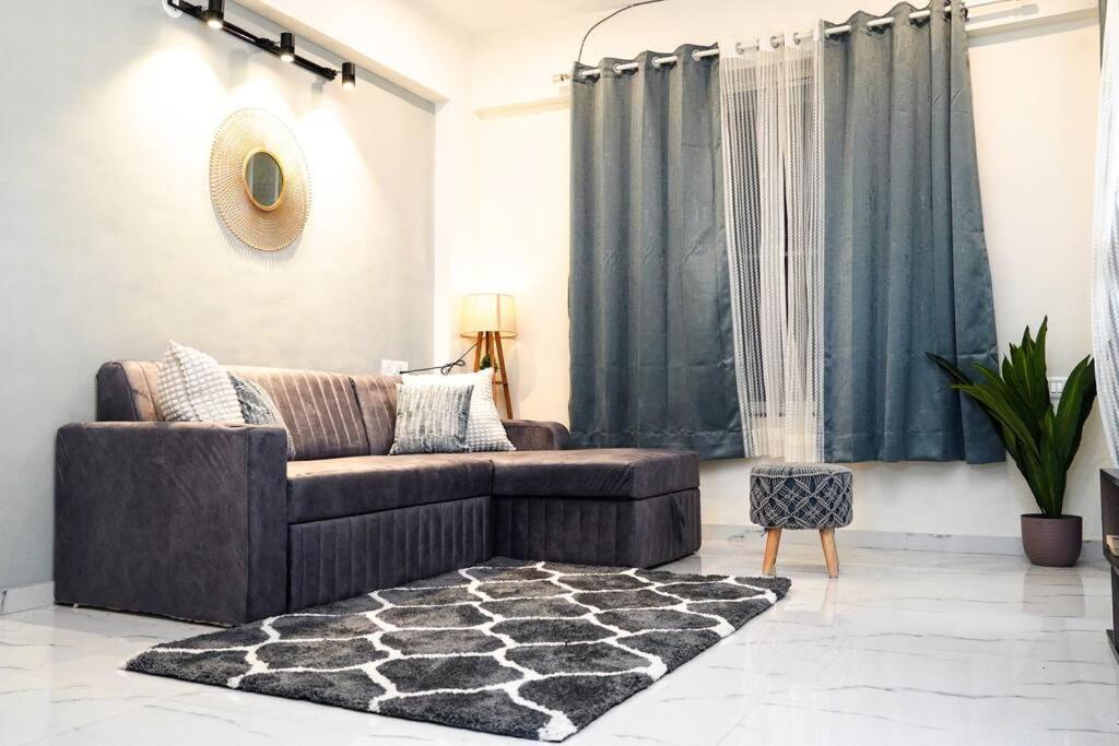 Newly done 2 BHK in Main Kharadi - Anandkunj, Pune (updated prices 2025)