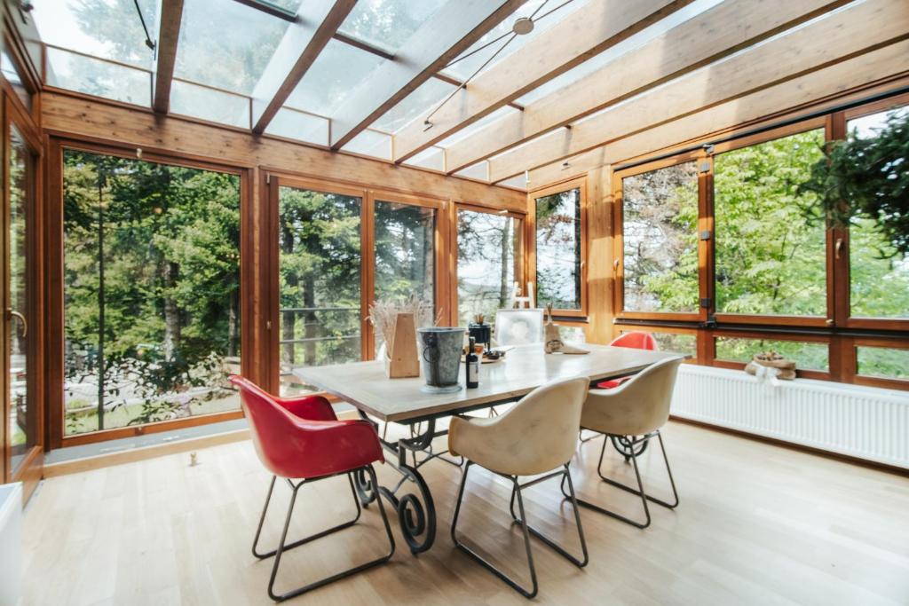 Pavliani Cliffside Retreat, Pávliani (updated prices 2026)