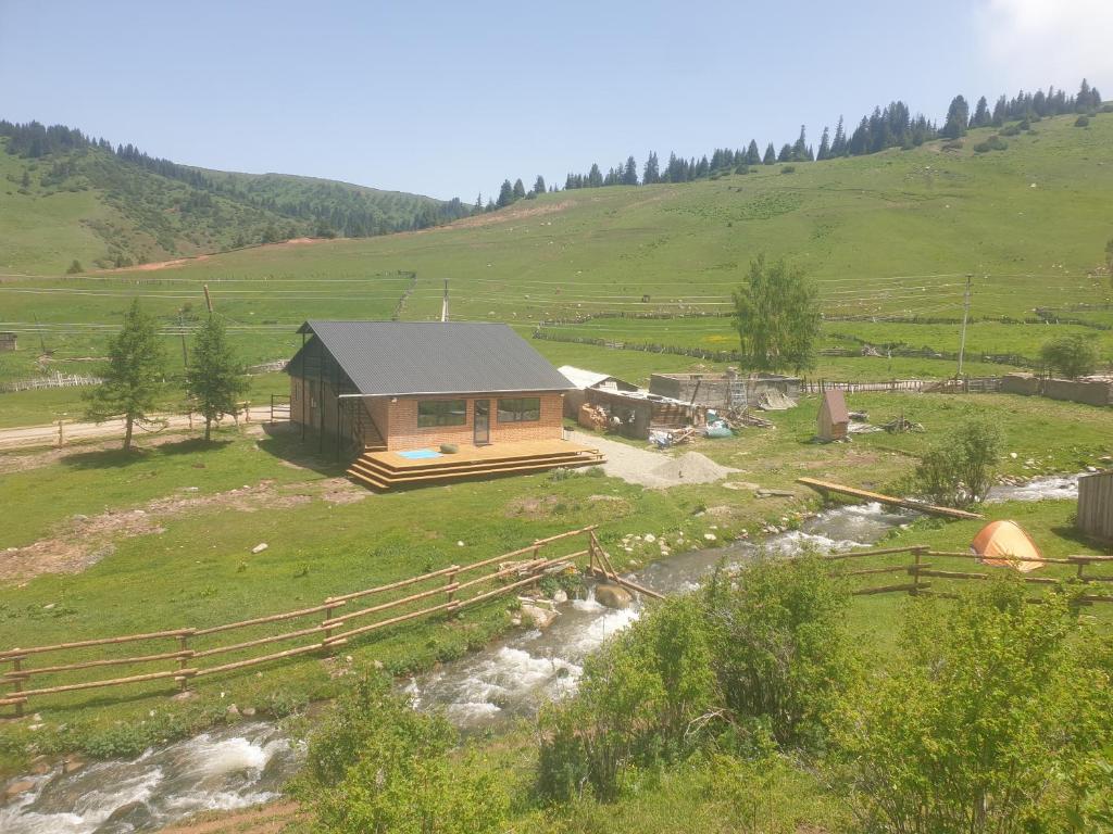 Mine Hostel Dzhergalan, Dzhergalan (precios actualizados 2024)