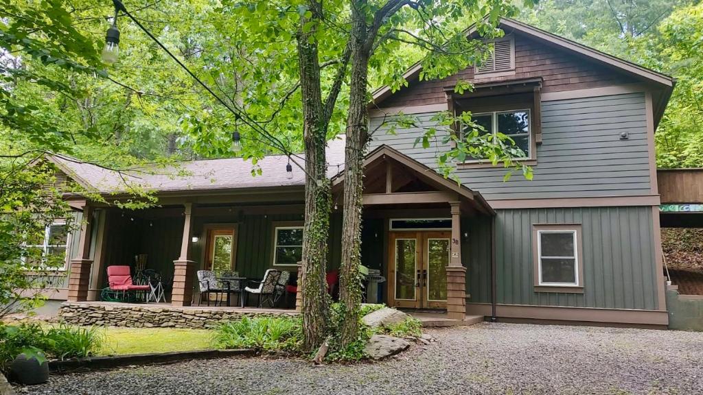 Gorgeous home on the Blue Ridge Parkway, Asheville (updated prices 2024)