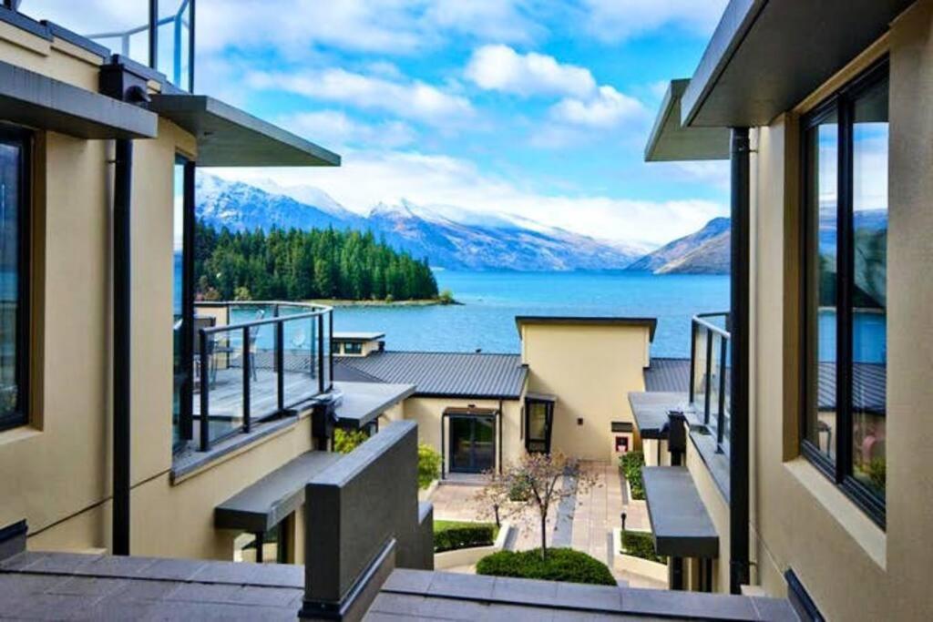 Modern Spacious Town Center Unit with Lake View - 805, Queenstown ...