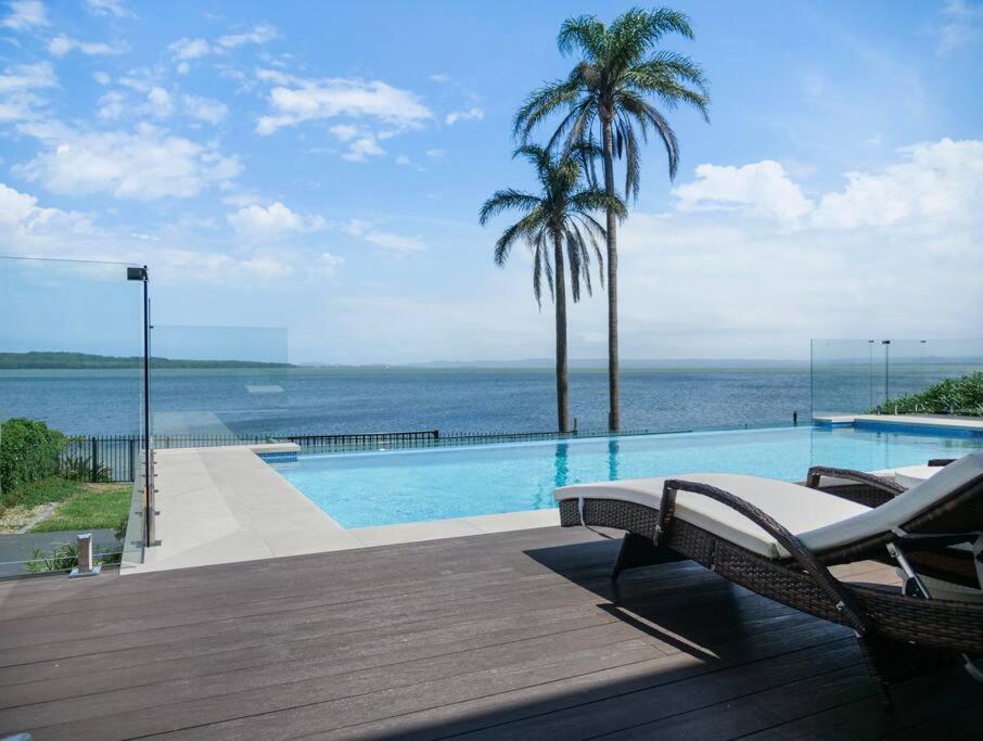 Panoramic Lakefront 6 BDRM Villa, Toukley (updated prices 2026)