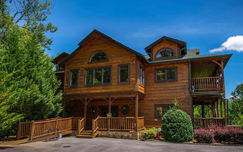 Bearskin Lodge, Gatlinburg (updated prices 2025)