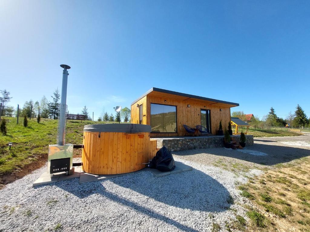Cozy Cube - tiny house, Şaru Dornei (updated prices 2025)