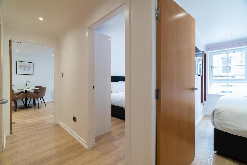 PREMIER SUITES Edinburgh Fountain Court, Edinburgh (updated prices 2025)
