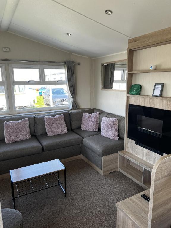 MOONSTONE Lymington, Leysdown-on-Sea (updated prices 2026)