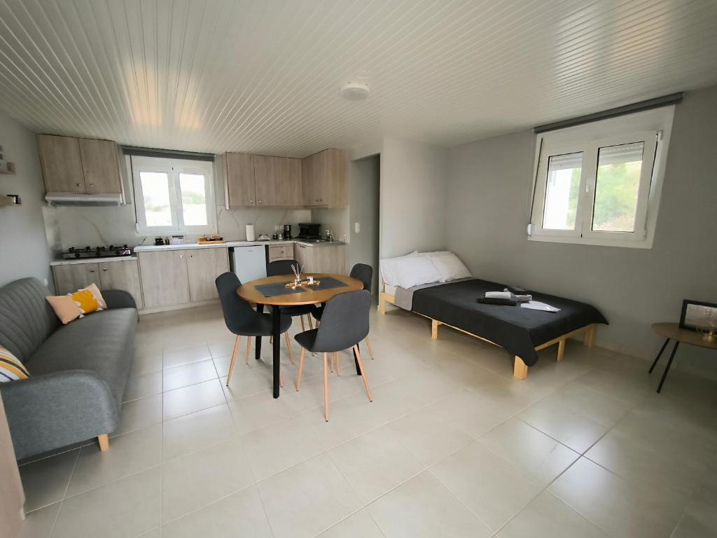 Livadi apt, Paránimfoi (updated prices 2024)