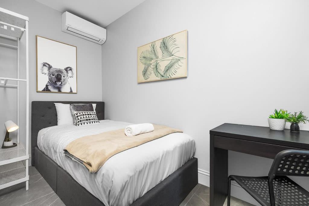 Luxe Single Room - AC - Next to Central Station - Nearby Most Sydney ...