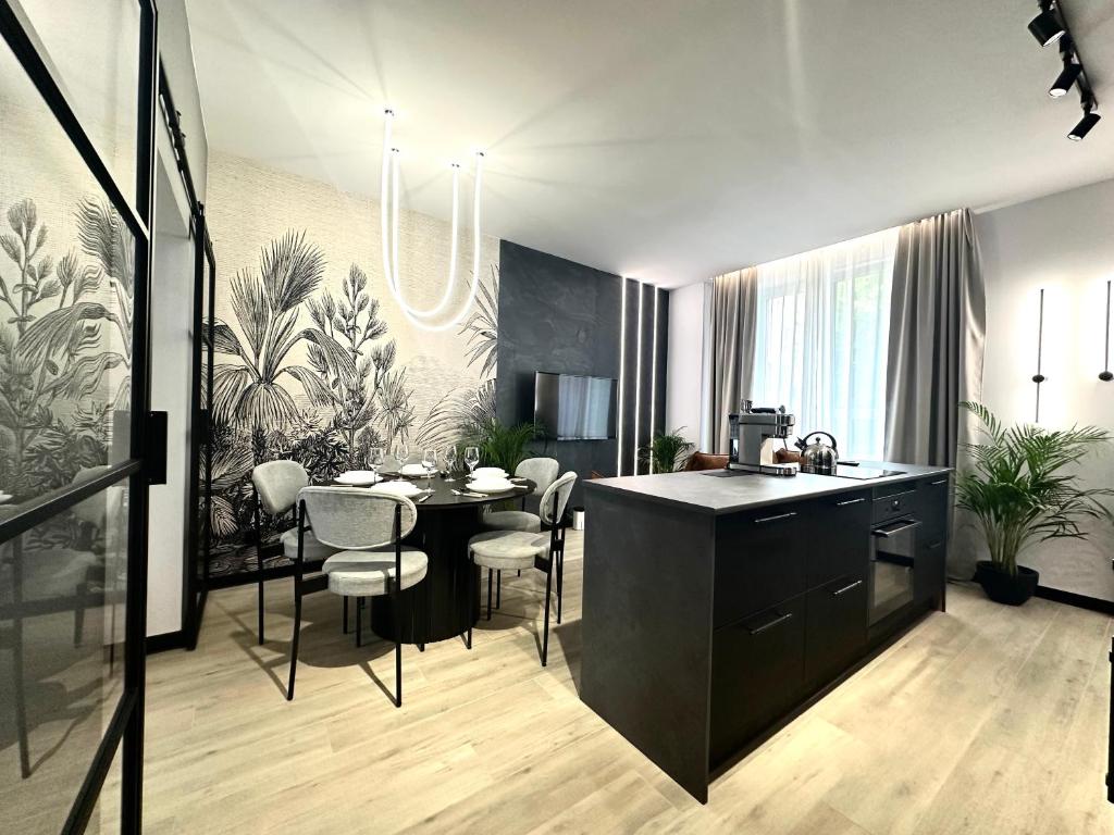 SZEWSKA Apartment ~ 200m Main Square ~ Self Check-In 20h, Wrocław ...