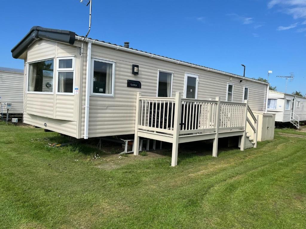 Lovely 8 Berth Caravan At Heacham Beach Park In Norfolk Ref 21029c ...