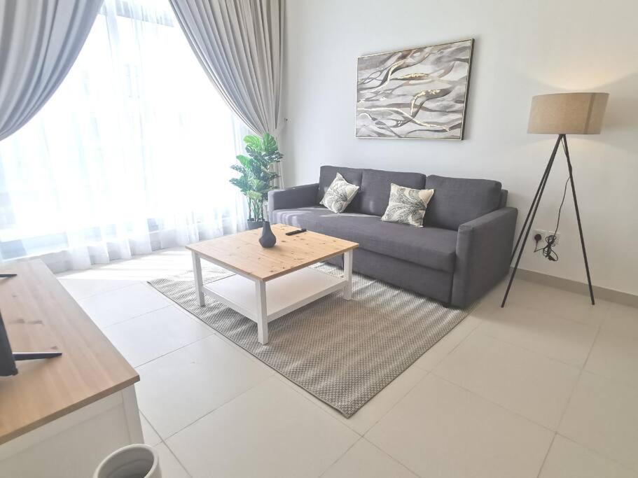 Like Home - 1BR Apartment will Amazing Swimming pool view, Dubai ...