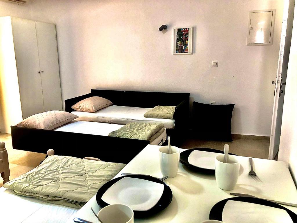 Margaritis Studios, Kavos (precios actualizados 2026)