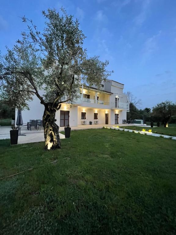 Villa Rodelia 1, Roda (updated prices 2026)