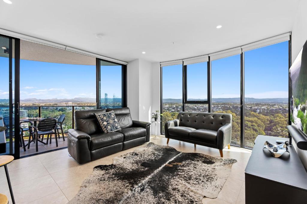 Modern 2 Bedroom Unit at The Gallery Residences in Broadbeach - Q Stay ...