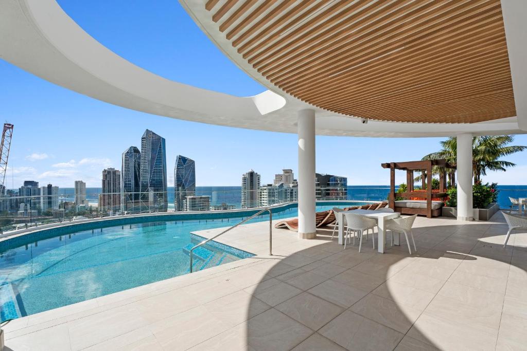 Modern 2 Bedroom Unit at The Gallery Residences in Broadbeach - Q Stay ...