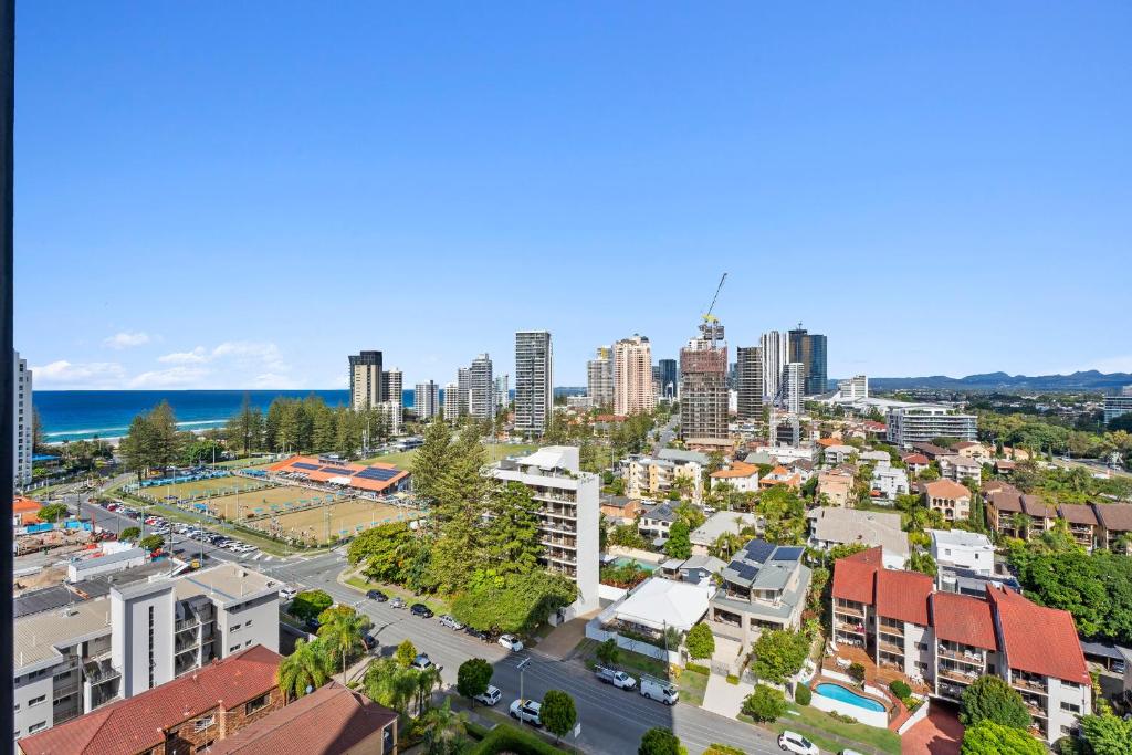 Modern 2 Bedroom Unit at The Gallery Residences in Broadbeach - Q Stay ...