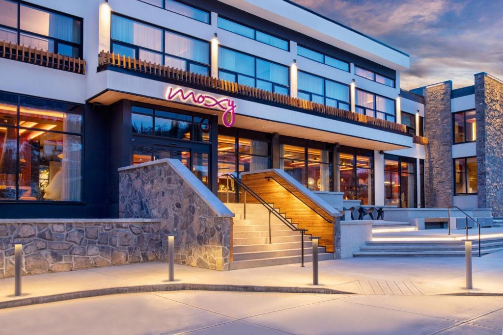 Moxy Banff, Banff (updated prices 2026)