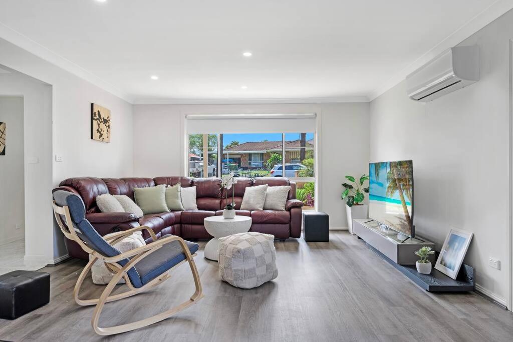 Discover Mount Annan Spacious 6-BR House, Narellan (updated prices 2025)