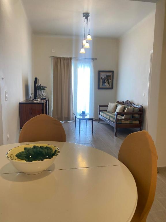 Filomène, Tinos Town (updated prices 2025)