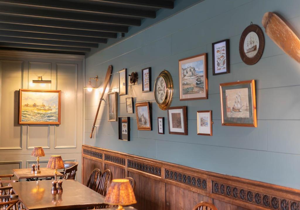 Hotel Victoria, Whitby (updated prices 2025)