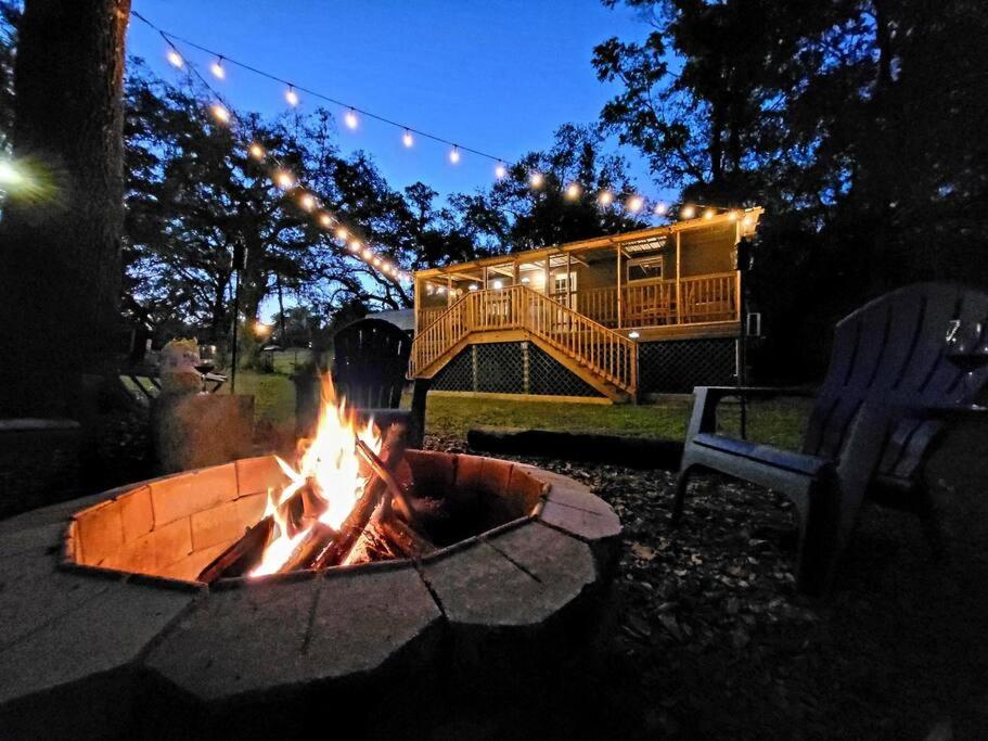 River Daze Cabin - A cozy cabin right on the river, Ridge Manor ...