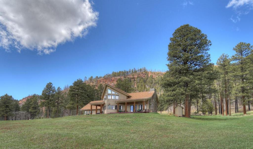 High Meadows Ranch, Hermosa (updated prices 2025)