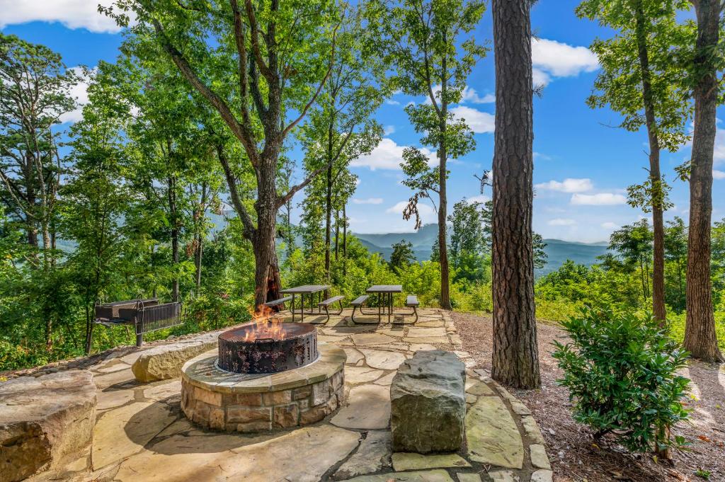 Dancing Bear Lodge by Stony Brook Cabins, Gatlinburg (updated prices 2026)