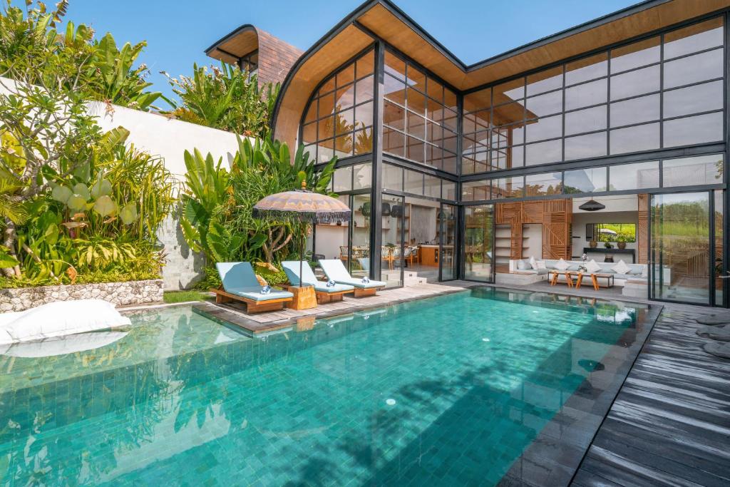 Villa Lava - Tranquil 4BR Villa in Pererenan, Amazing Pool, Canggu ...