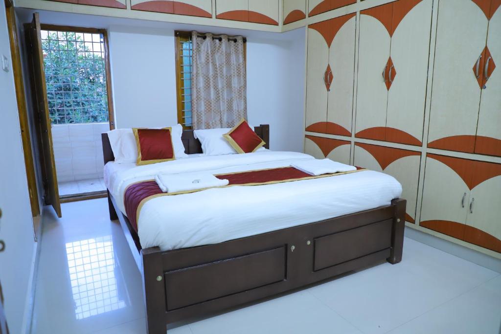 Nanda Mohan Homestay- Luxuries AC Apartment close to Alipiri-Kapila ...