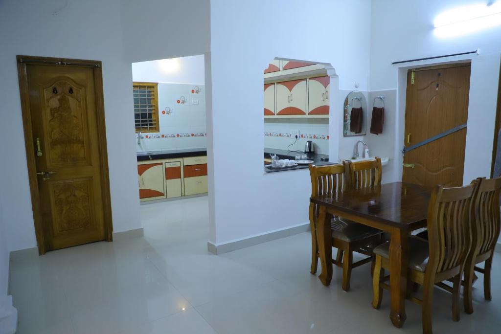 Nanda Mohan Homestay- Luxuries AC Apartment close to Alipiri Foothills ...