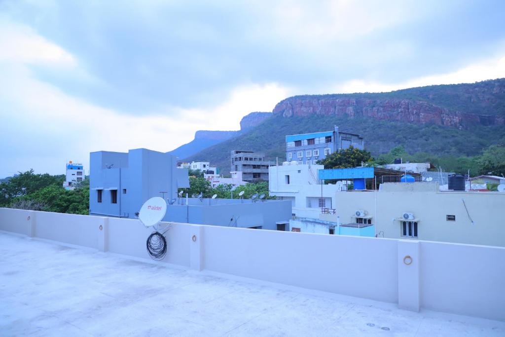 Nanda Mohan Homestay- Luxuries AC Apartment close to Alipiri Foothills ...