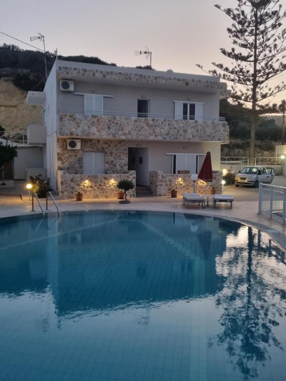 Ficus Traditional Apartments - Kefalos