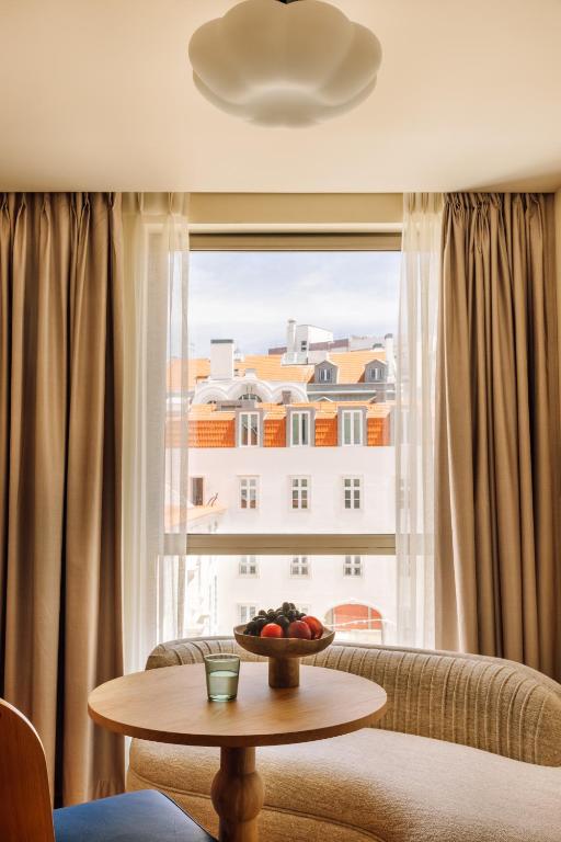 Locke de Santa Joana, Lisbon (updated prices 2025)