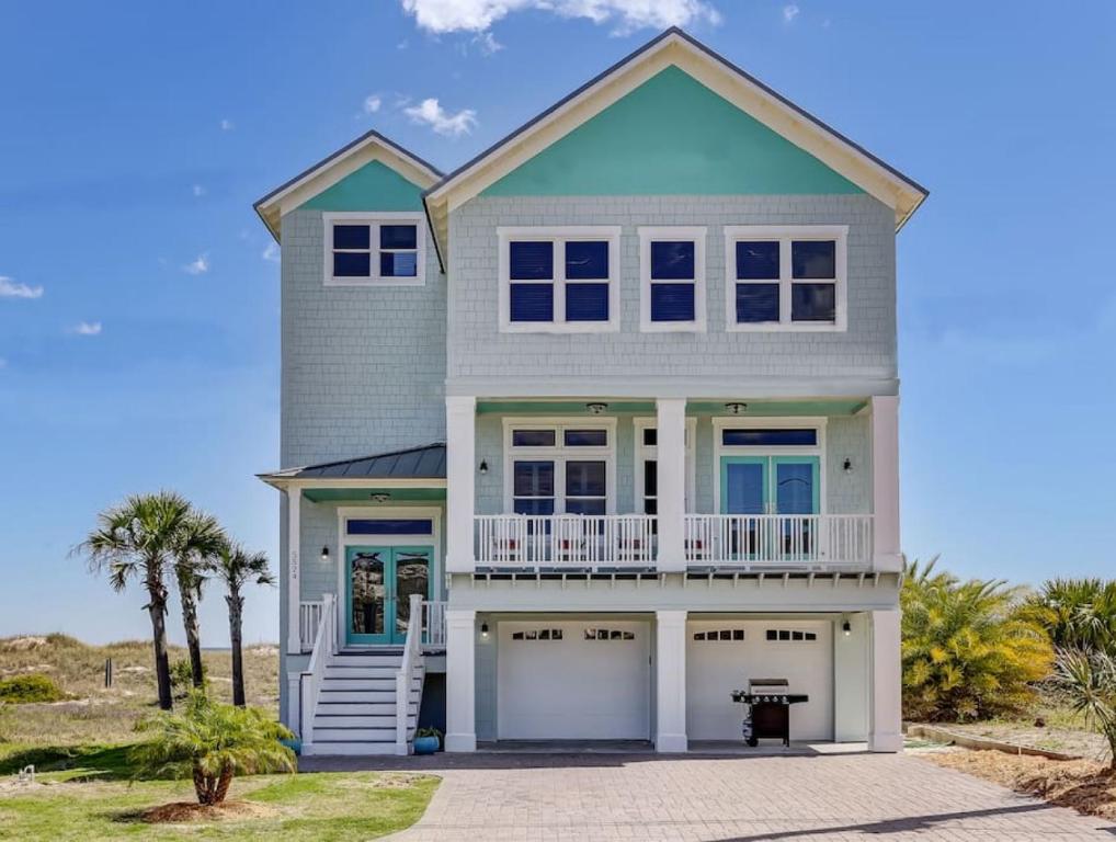 Mermaid Castle - Oceanfront Luxury Beach House - Rooftop Deck ...