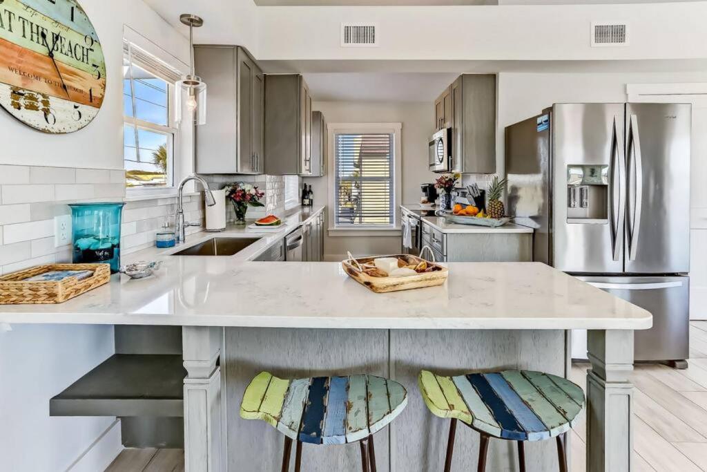 Dukes Beach House - Oceanfront - Huge Deck - Breathtaking Views ...