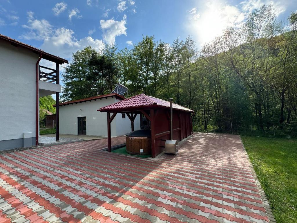 Cabana LUCDAR Valiug Crivaia, Văliug (updated prices 2025)