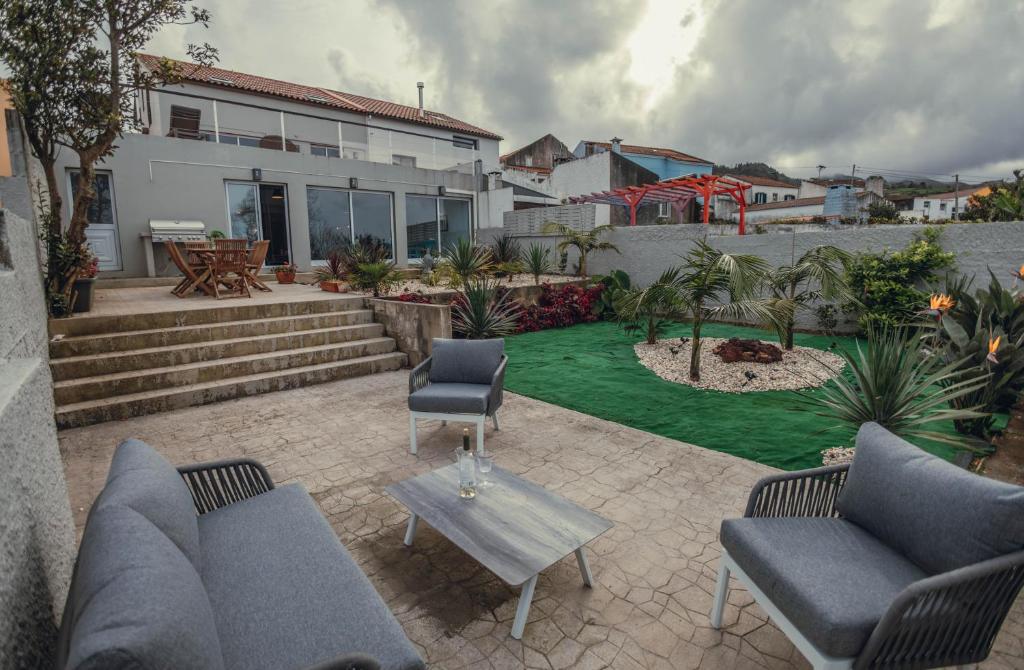 Buddy's House, Capelas (updated prices 2025)