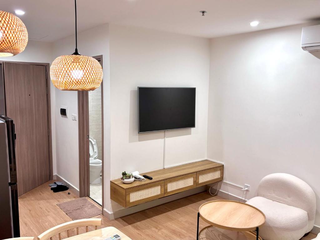 Multipurpose, comfortable studio apartment in Vinhomes Ocean Park, Hanoi (updated prices 2025)
