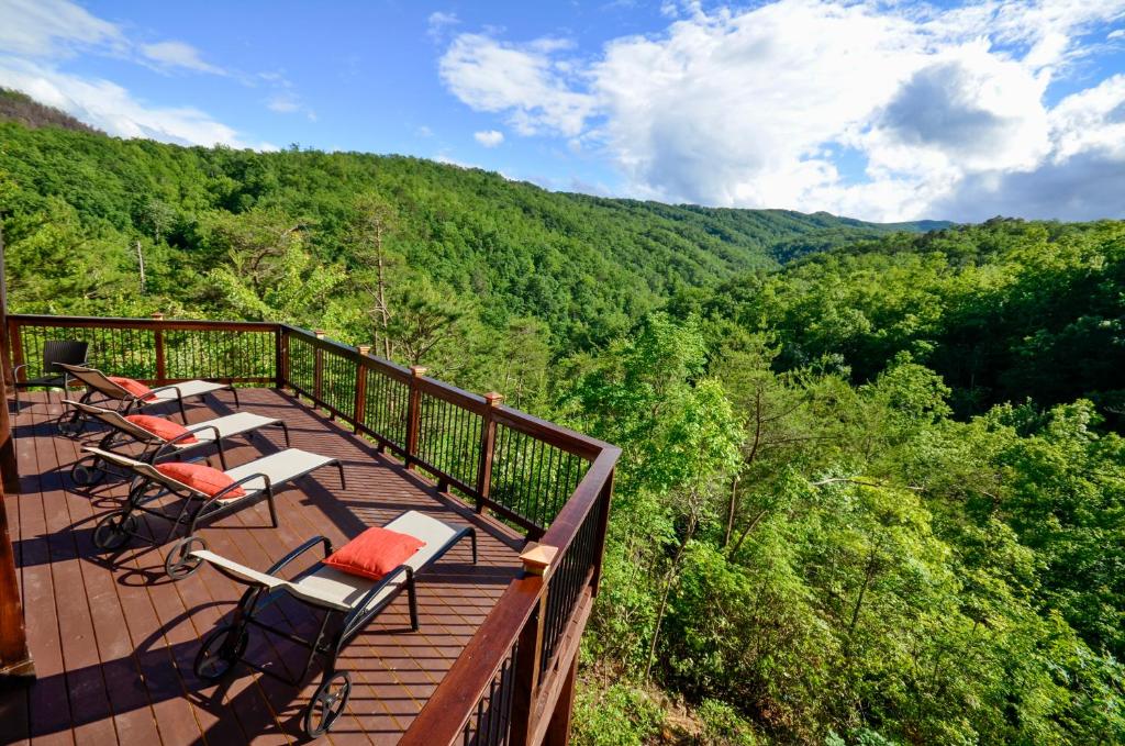 Mossy Brook Lodge by Stony Brook Cabins, Gatlinburg (updated prices 2025)