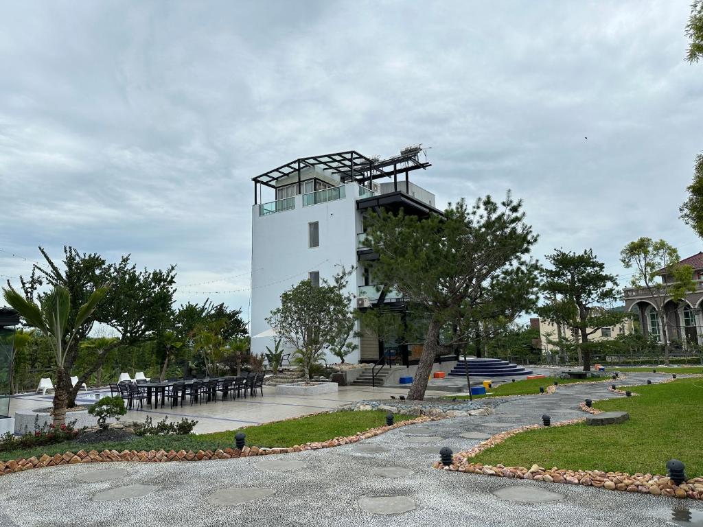 Sunshine Club, Caotun (updated prices 2025)