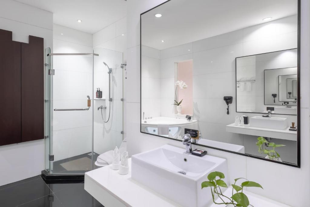 Merlynn Park Hotel, Jakarta (updated prices 2025)