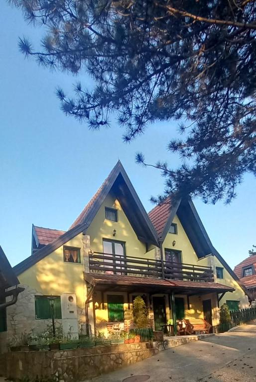 Vila Čarolija - Lila ramonda, Kremna – Updated 2024 Prices