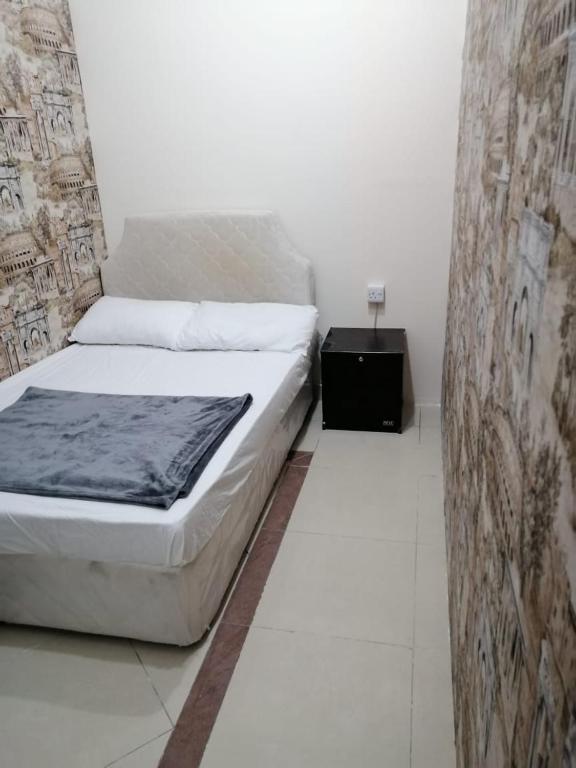 Partition Room with sharing bathroom 1102 R 1, Dubai (updated prices 2025)