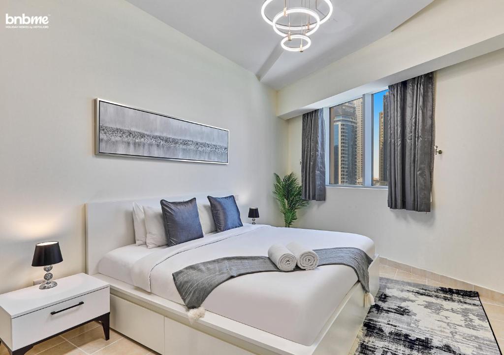 bnbmehomes - DAMAC Waves Tower, Dubai (updated prices 2025)