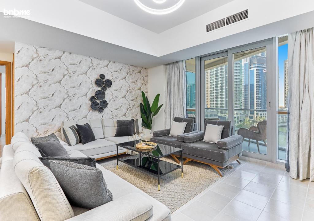 bnbmehomes - DAMAC Waves Tower, Dubai (updated prices 2025)