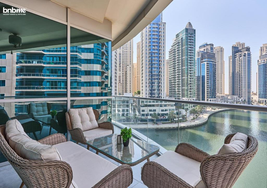 bnbmehomes - DAMAC Waves Tower, Dubai (updated prices 2025)