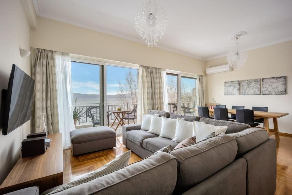 Bright Central Apartment with Splendid sea view!, Chalkida (updated ...