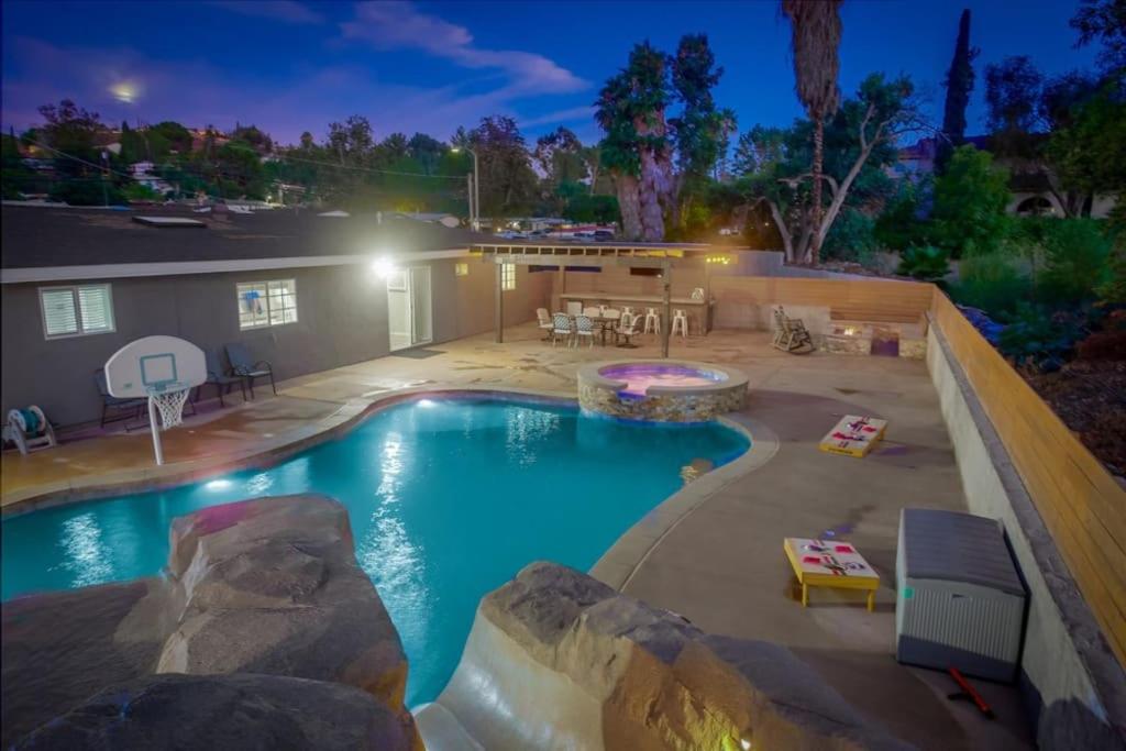 6 bedroom- resort backyard pool mini golf firepit, Santee (updated ...